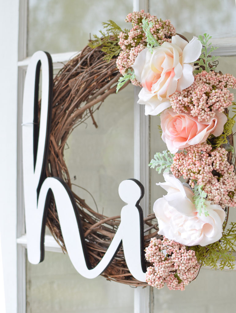 17 Front Door Decorating Ideas That You Can DIY With No Fuss